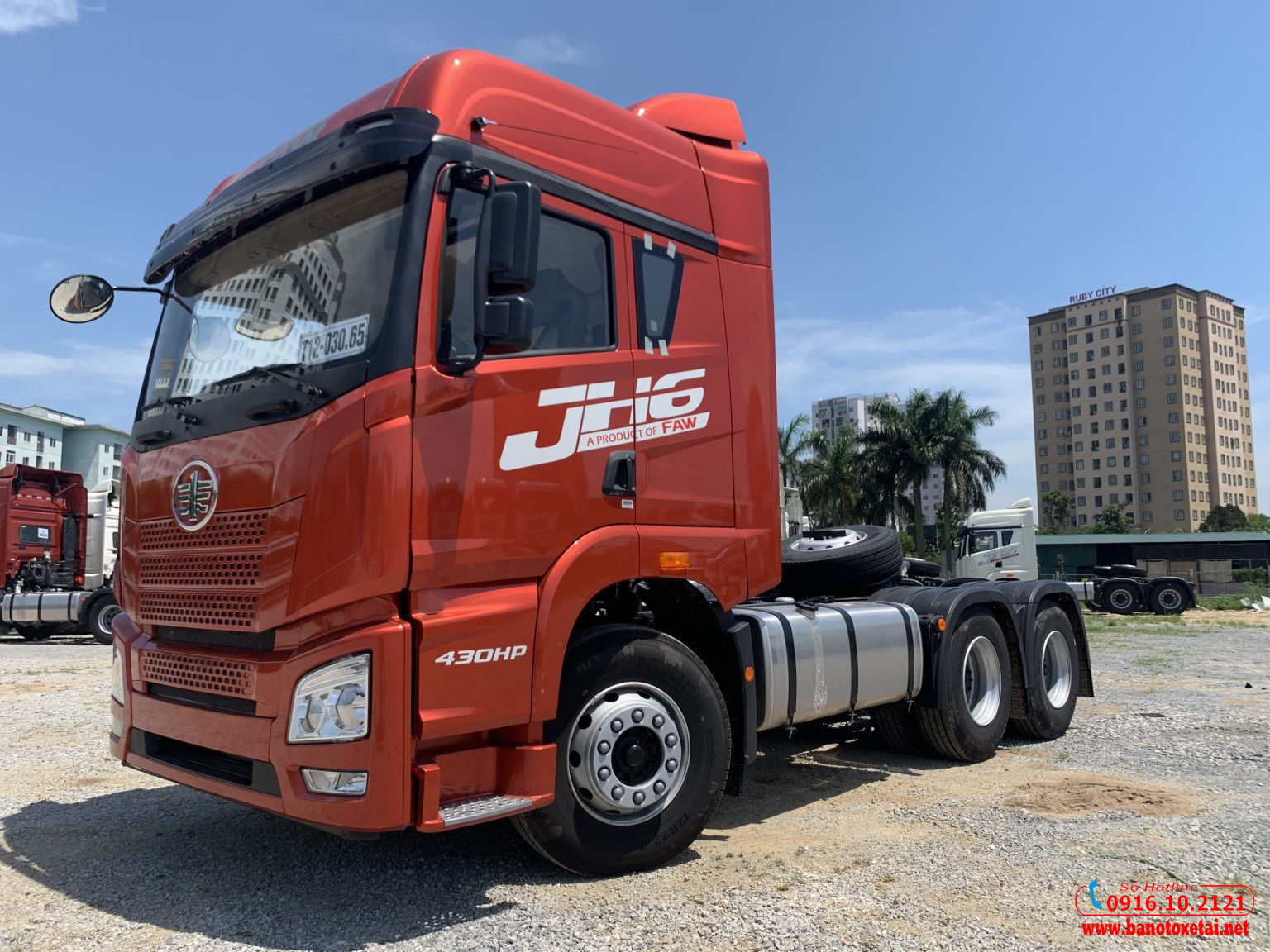 Xe đầu kéo Faw 2 cầu JH6 động cơ 430HP nhập khẩu